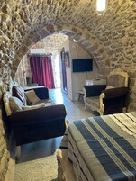 Quarto clássico, vista para a cidade