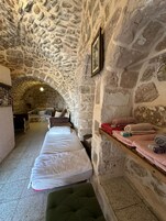 Quarto clássico, vista para a cidade