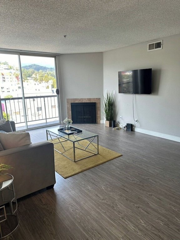 2br Hollywood Apt W/ Rooftop Pool & Stunning Views - Hollywood, CA