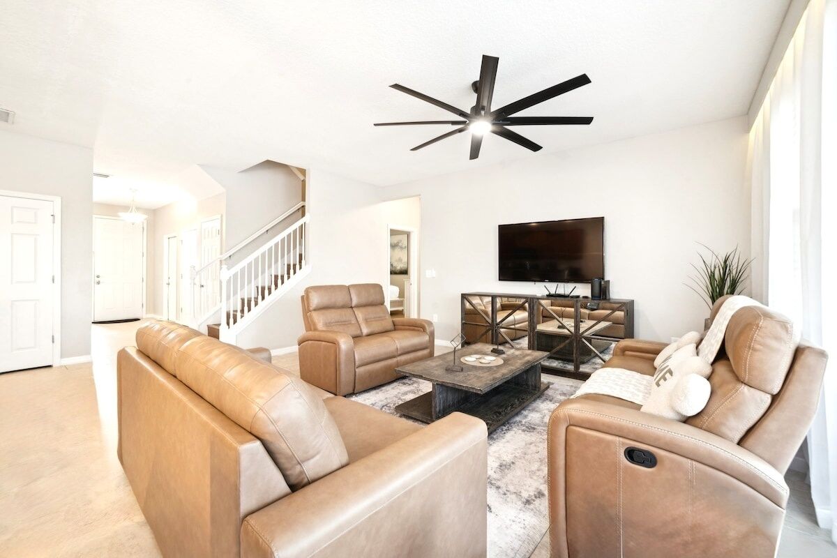 Lux Waterfront Disney Vacation Villa! Sleeps 24! Pool~spa~game Room~bbq~gym - Kissimmee, FL