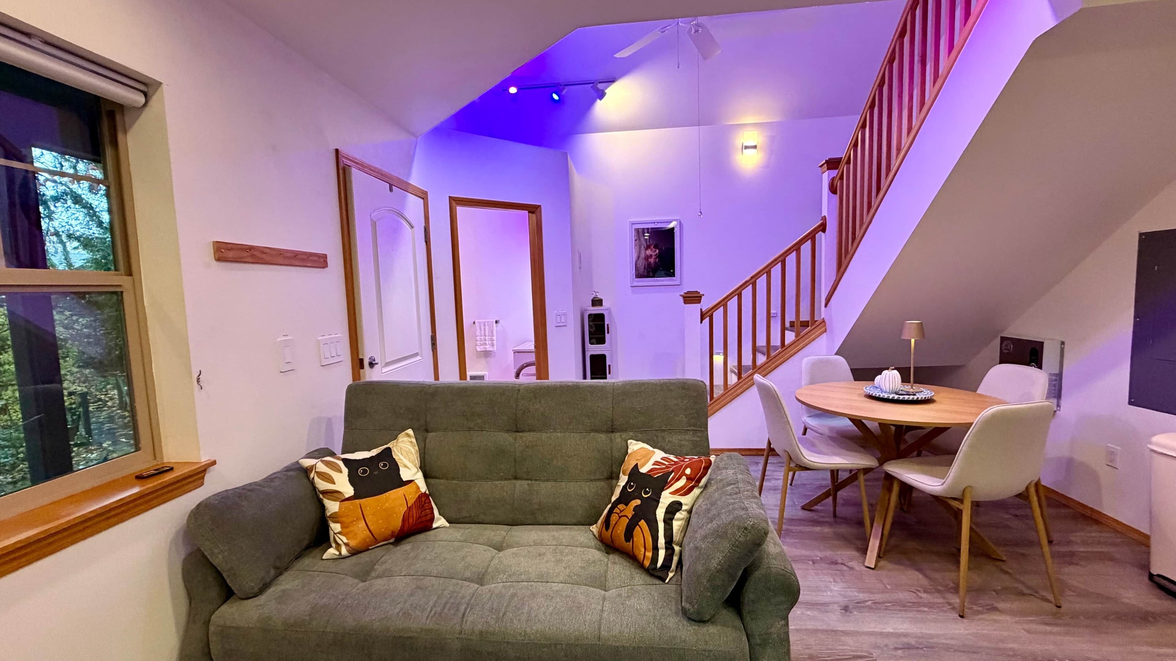 Beaver Garden Loft | Creekside Designer Stay In Beaverton - Hillsboro, OR