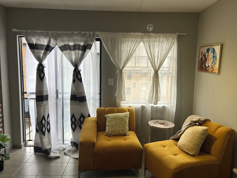 Adorable 1-bedroom Apartment In The Eden Of Pretoria - Pretoria