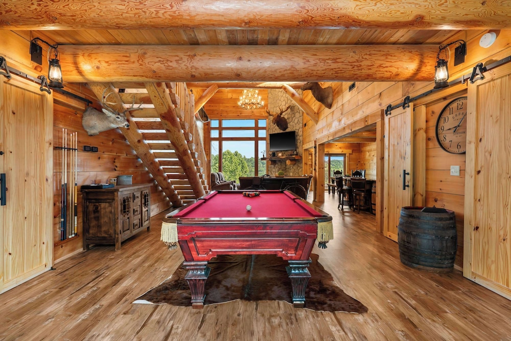 Buffalo Lodge - Stay For 8 - Branson