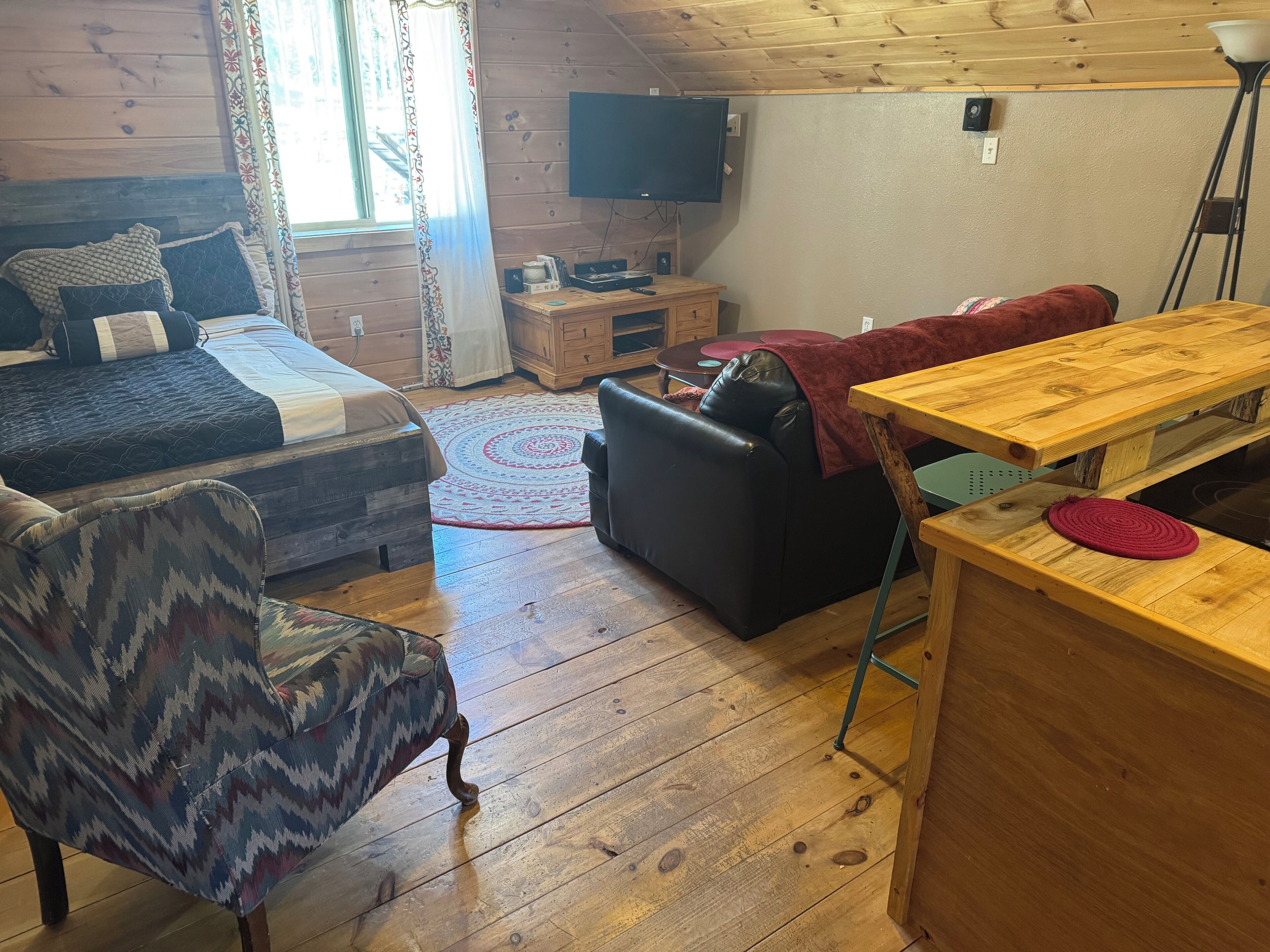 Cozy 1-bedroom Cabin On Casper Mountain Set Upon 6 Acres Of Peaceful Forest. - Casper, WY