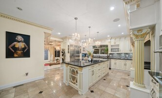 Suite Royal, 1 cama king-size, micro-ondas, no piso executivo | Cozinha privada | Um frigorífico/congelador grande, um micro-ondas, uma placa de cozinha 