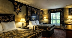 Quarto Quádruplo Presidencial, aceitam-se animais de estimação, vista para o jardim | Com decoração personalizada, com mobília individualizada, secretária