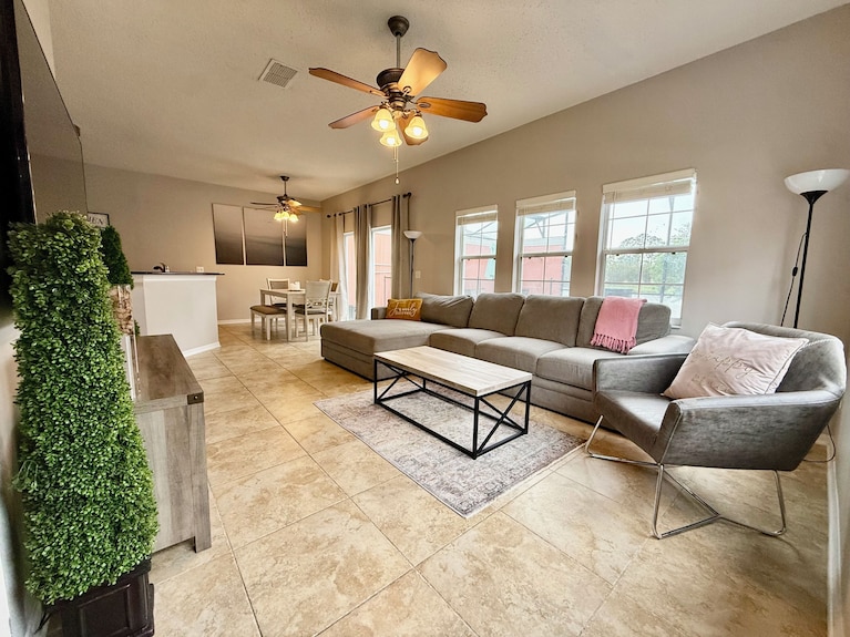 Summer Escape Resort Amenities Private Pool Lakeview Near Disney - Kissimmee, FL
