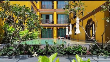 Entrada (vista interior)