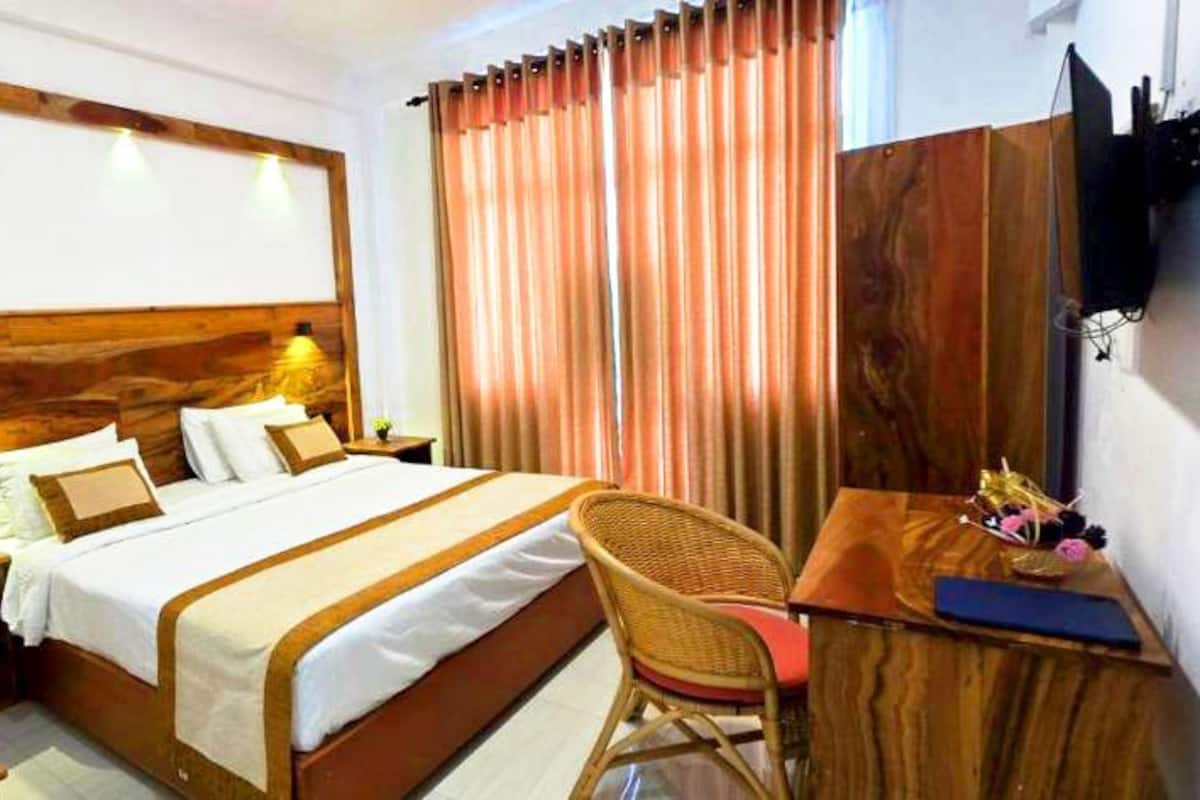 Quarto casal luxo, sacada, vista para a montanha | Wi-Fi de cortesia