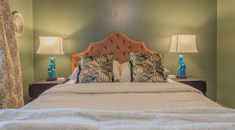 Modern Luxury Cottage With Pool - Columbus State University, Columbus