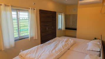 Quarto família | Escrivaninha, espaço de trabalho para notebook, Wi-Fi de cortesia