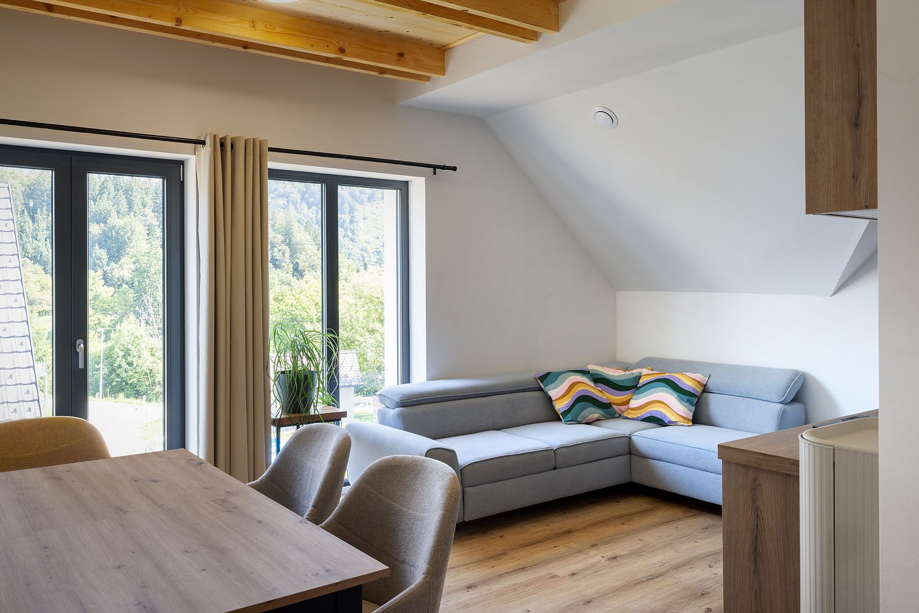 Apartamento Superior, vista para a montanha | Sala de estar | Brinquedos, piso aquecido 