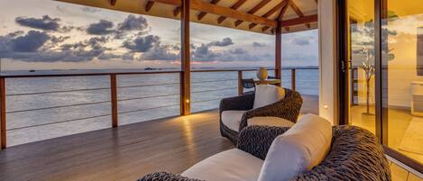 Chalé Superior, vista para o oceano | Terraço/pátio interior