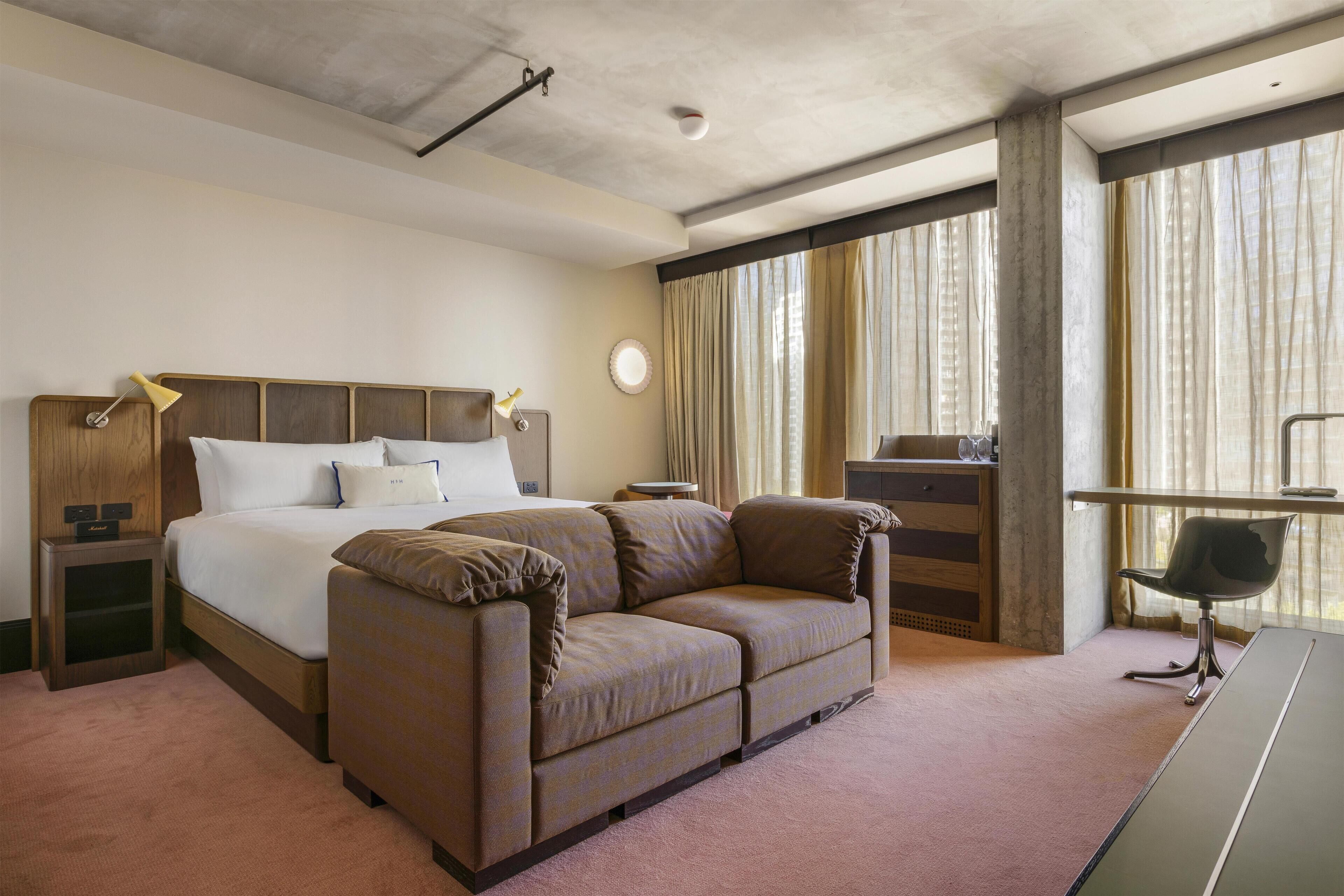 Quarto (Traveller) | Roupa de alta qualidade, minibar, cofre no quarto, secretária 