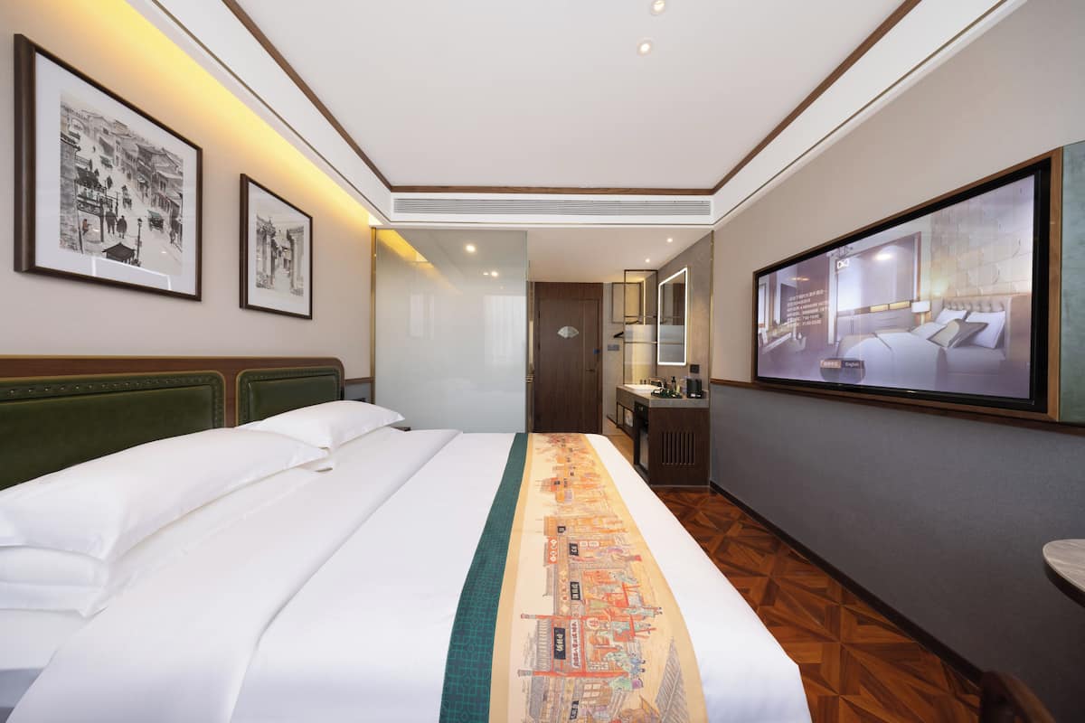 Quarto Duplo Comfort | Roupa de alta qualidade, camas de colchão pillowtop, minibar grátis