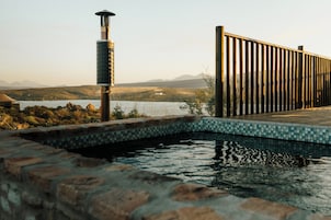 Barraca com design assinado | Piscina particular