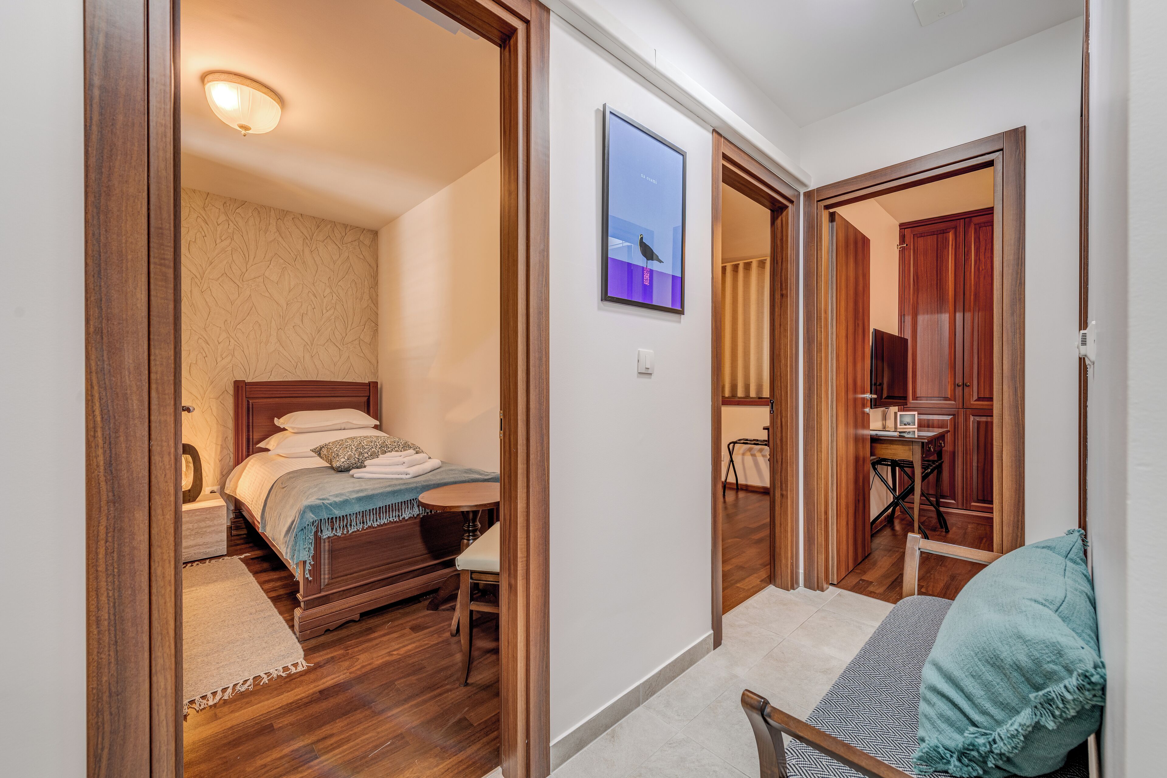 Apartamento luxo, vista para a cidade | Cofres nos quartos, quartos à prova de som, Wi-Fi de cortesia