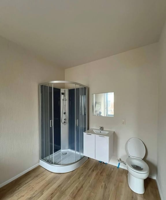 Station 64 A3 Charleroi-airport - Aeropuerto de Bruselas Sur Charleroi (CRL)