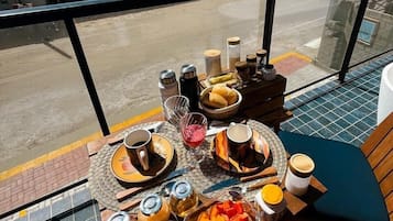 Pequeno-almoço completo diário incluído
