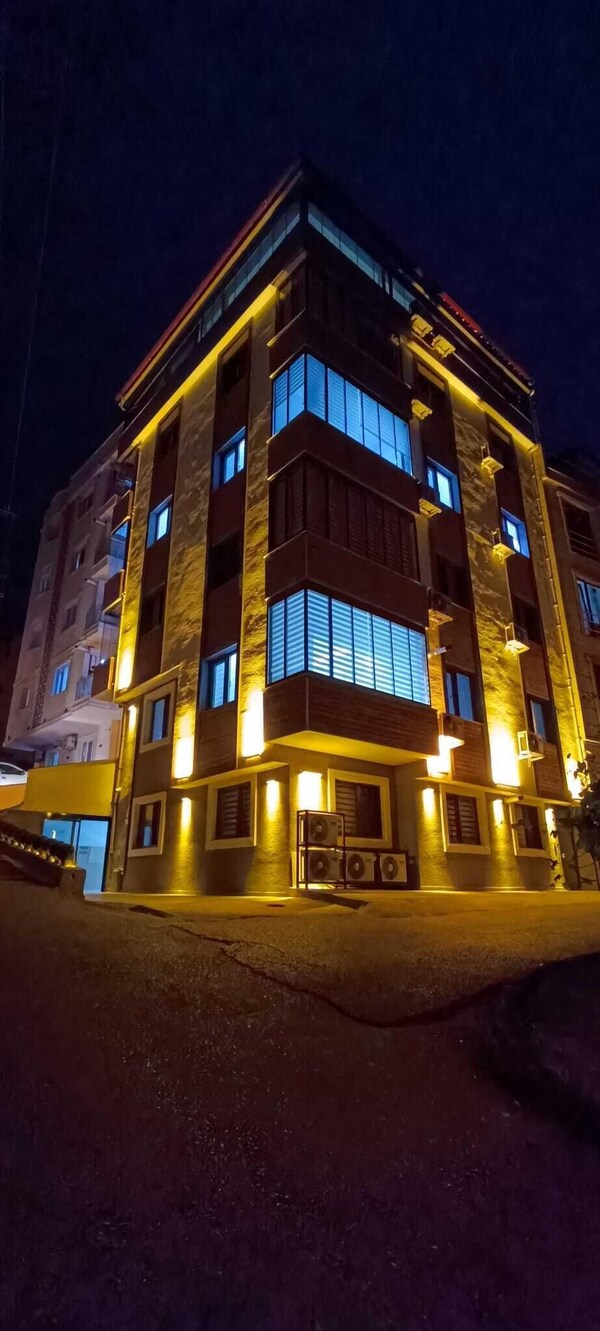 Yasmi̇ne Sui̇te - Trabzon