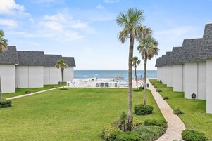 Apartamento em Condomínio Fechado, várias camas (Surfside 219) | Terrenos do alojamento