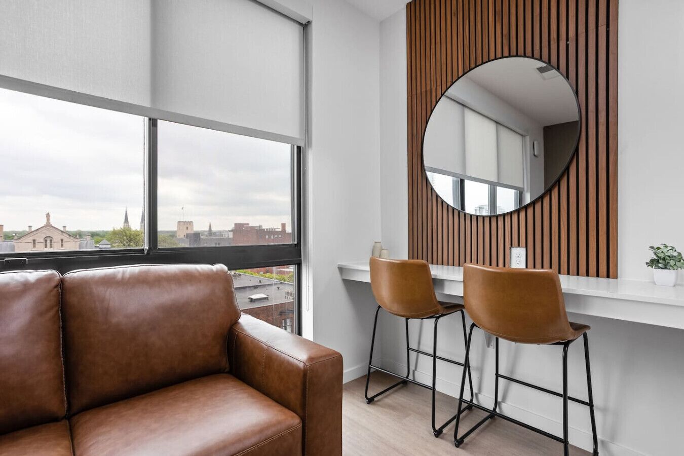 A+ Luxury Downtown Condo: Espresso+pool+gym+lounge - Indianapolis, IN