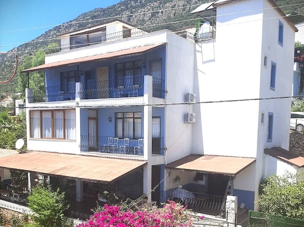 Hayat Pansi̇yon - Kaş