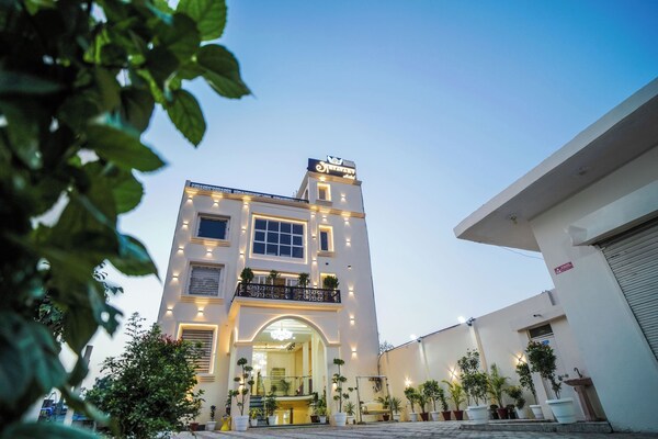 Aryavarta Hotel - Faizabad