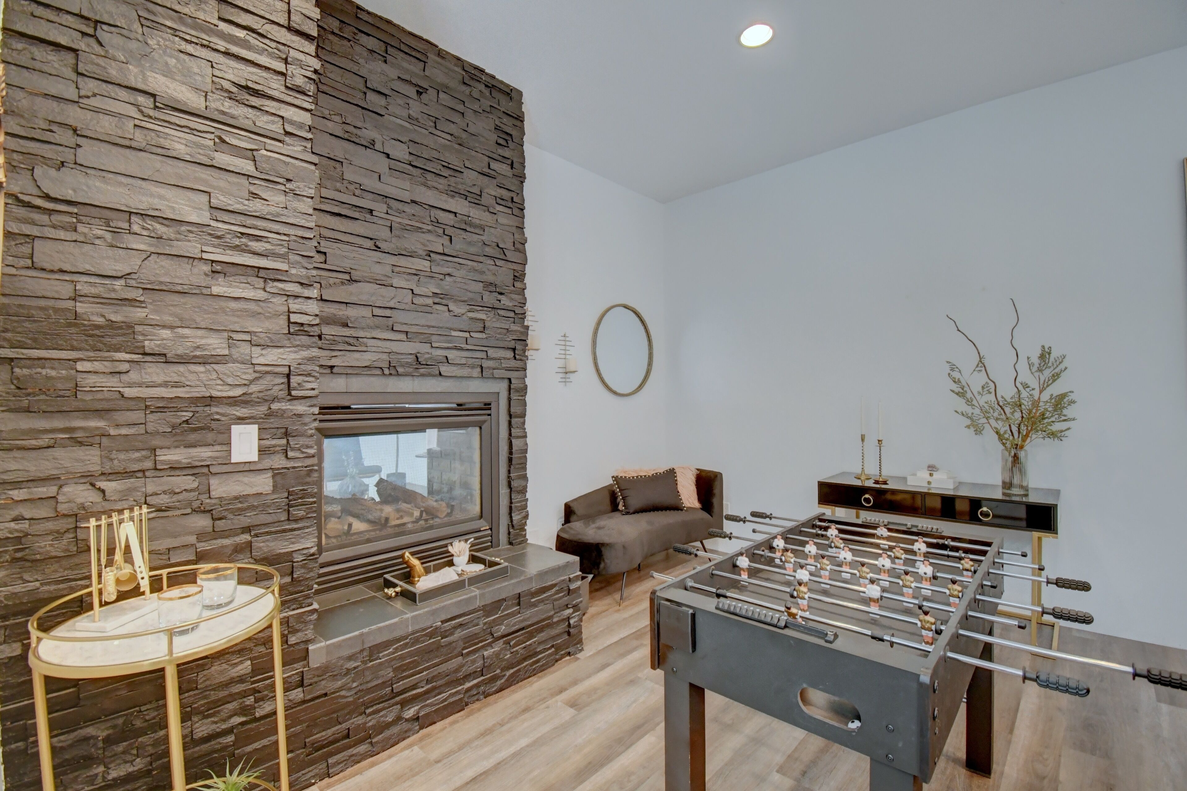Sleeps 15! Luxury Glam 3000 Ft.² Home. Top Location In The Abq Country Club. - Albuquerque, NM