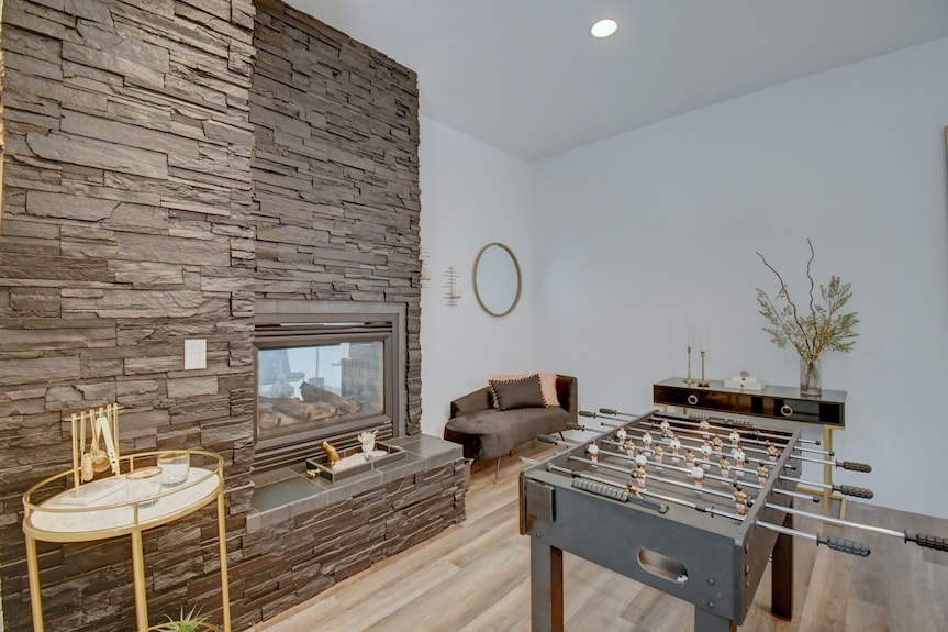 Sleeps 15! Luxury Glam 3000 Ft.² Home. Top Location In The Abq Country Club. - Albuquerque, NM