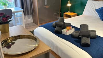 2 quartos, ferros/tábuas de passar roupa, Wi-Fi de cortesia