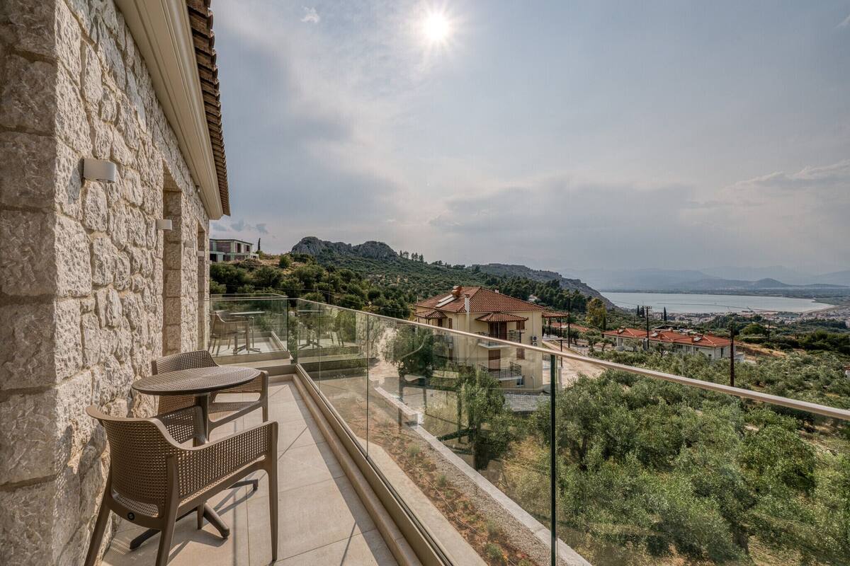 Quarto triplo luxo, sacada, vista para o mar | Vista para praia/oceano