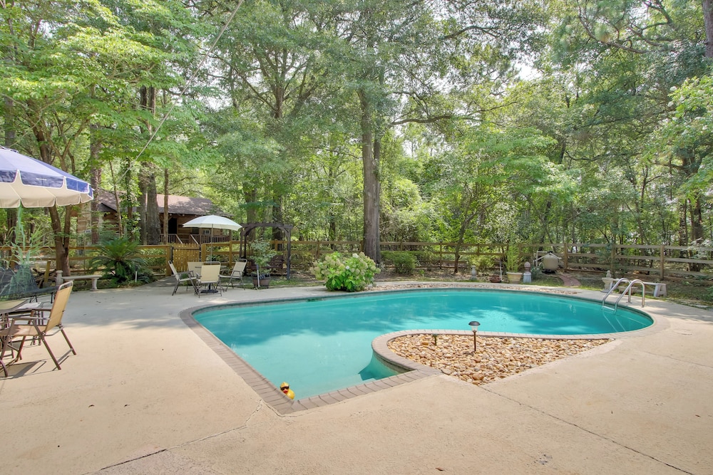 Golfer's Getaway: Hephzibah Home W/ Pool Access - Augusta, GA