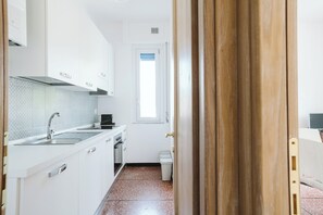 Apartamento, 1 quarto, para fumantes, sacada | Cozinha privada