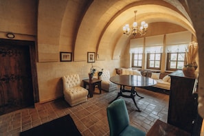 Suite Executiva, vista para o jardim | Sala de estar