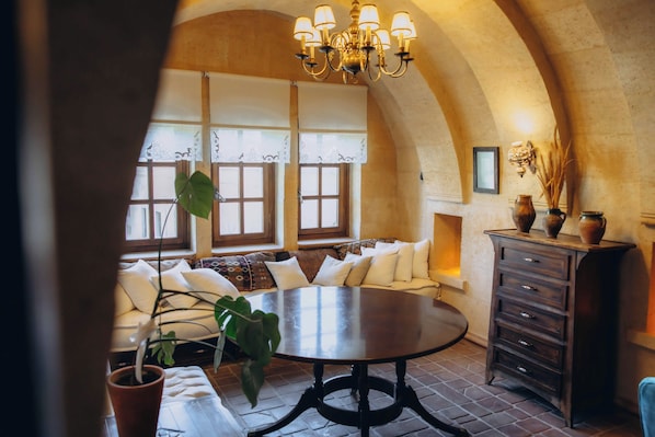 Suite Executiva, vista para o jardim | Sala de estar