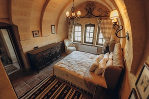 Suite Executiva, vista para o jardim | Minibar, Wi-fi grátis, roupa de cama fornecida