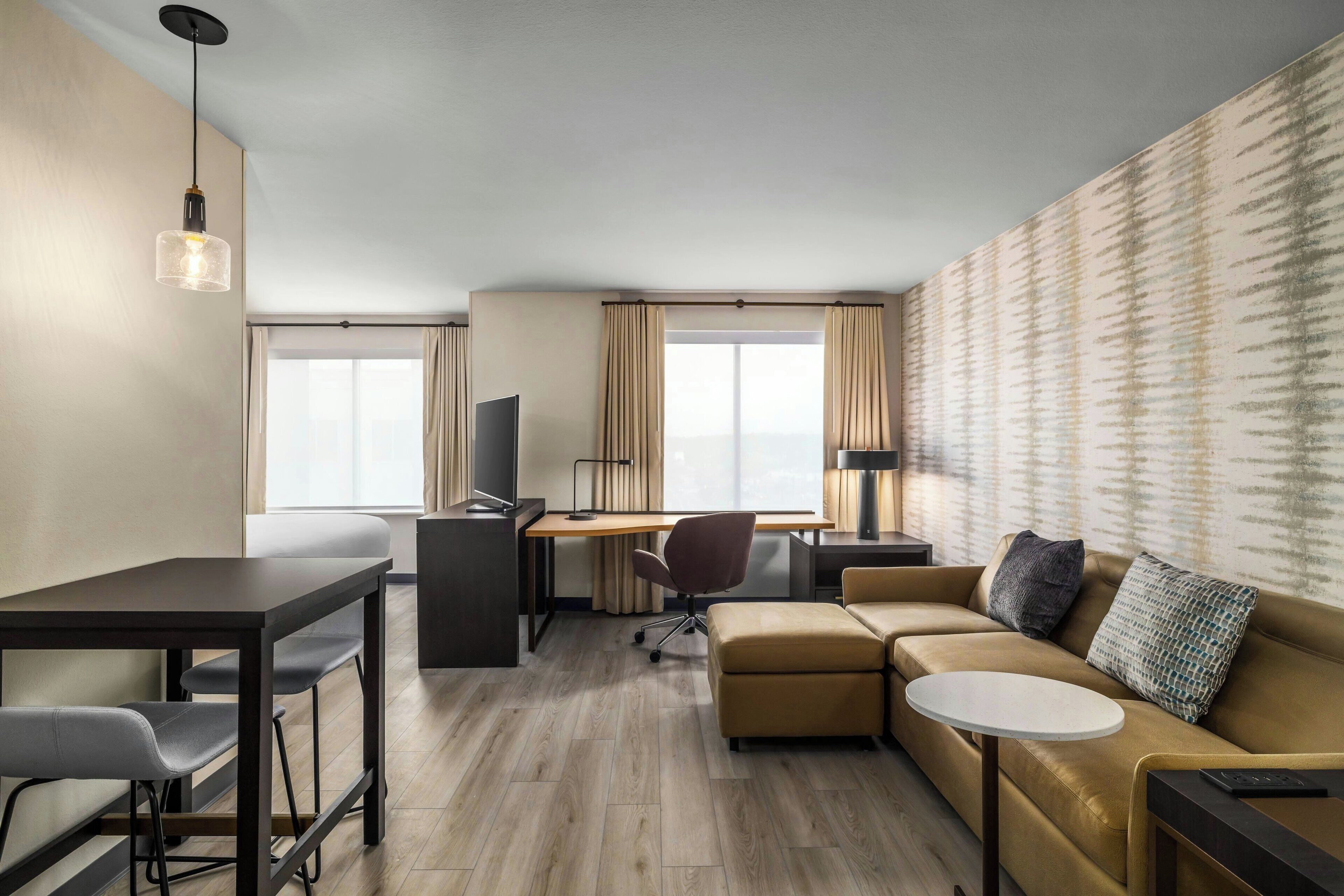 Estúdio, 1 cama King | Wi-Fi de cortesia, roupa de cama