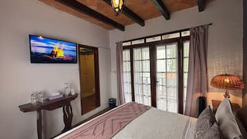 Quarto conforto | Cortinas blackout, ferros/tábuas de passar roupa