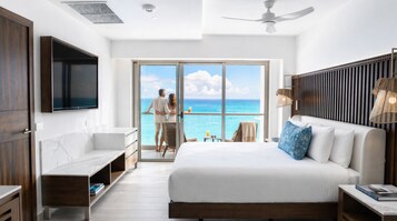 Luxury Presidential Ocean Front One Bedroom Suite Diamond Club | Vista para praia/oceano