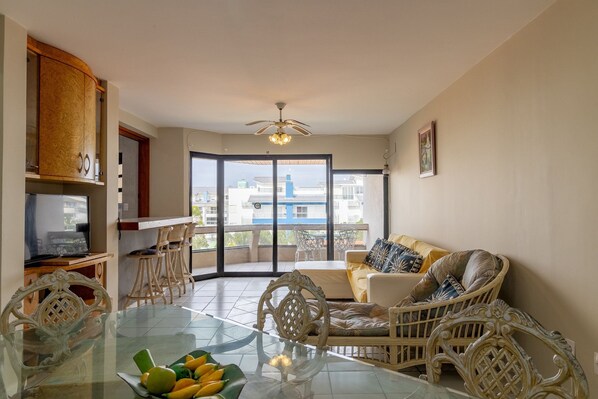 Apartamento Básico | Sala de estar