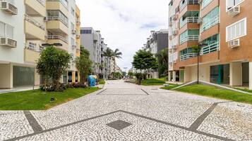Apartamento Básico | Terrenos do alojamento