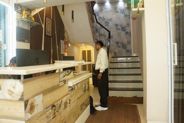 Subhash Hotel - Prayagraj