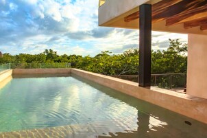 2 piscinas externas