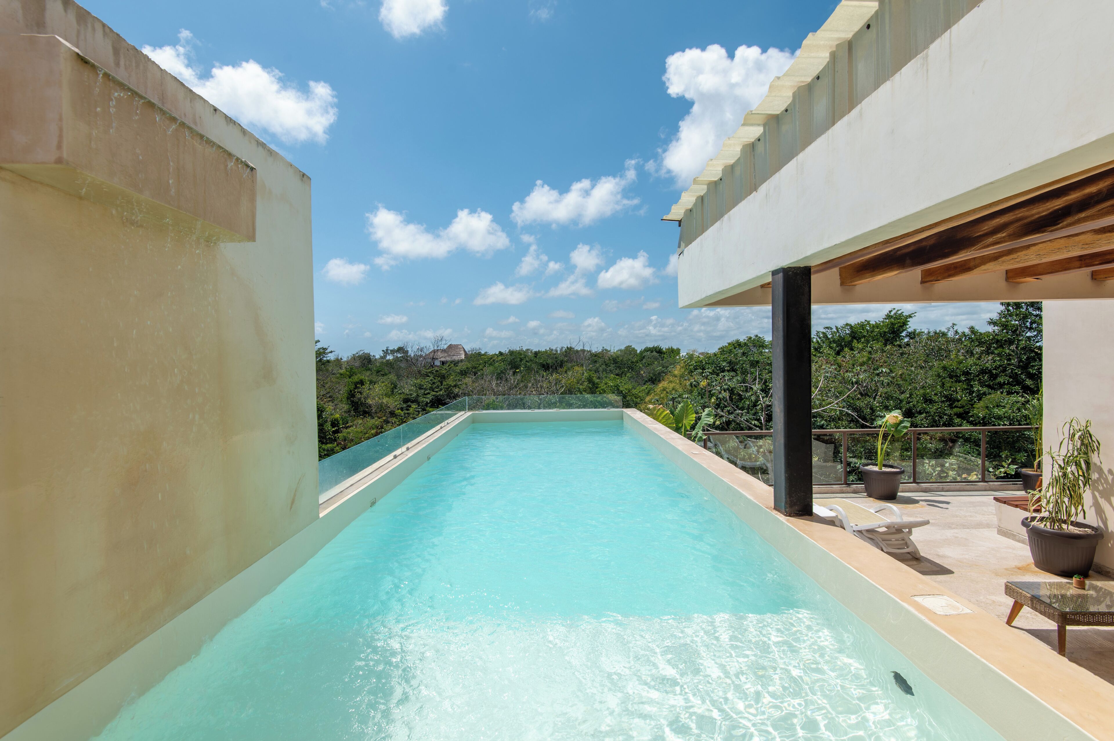 2 piscinas exteriores 