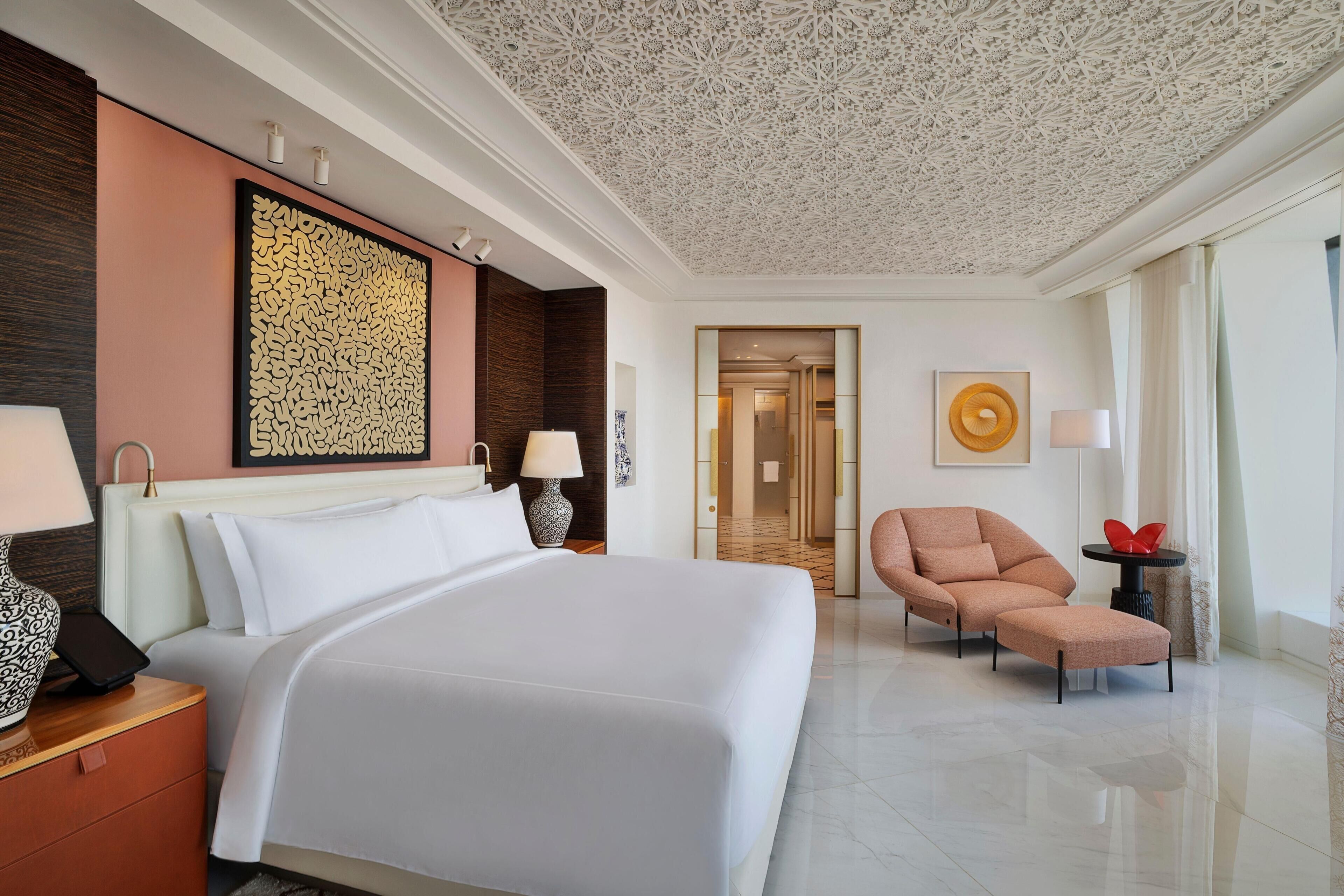 Suite, 1 cama king-size (Diplomat) | Lençóis de algodão egípcio, roupa de alta qualidade, edredões de penas 