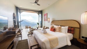 Quarto Duplo Deluxe, varanda, vista para a montanha | Secretária, Wi-fi grátis, roupa de cama fornecida
