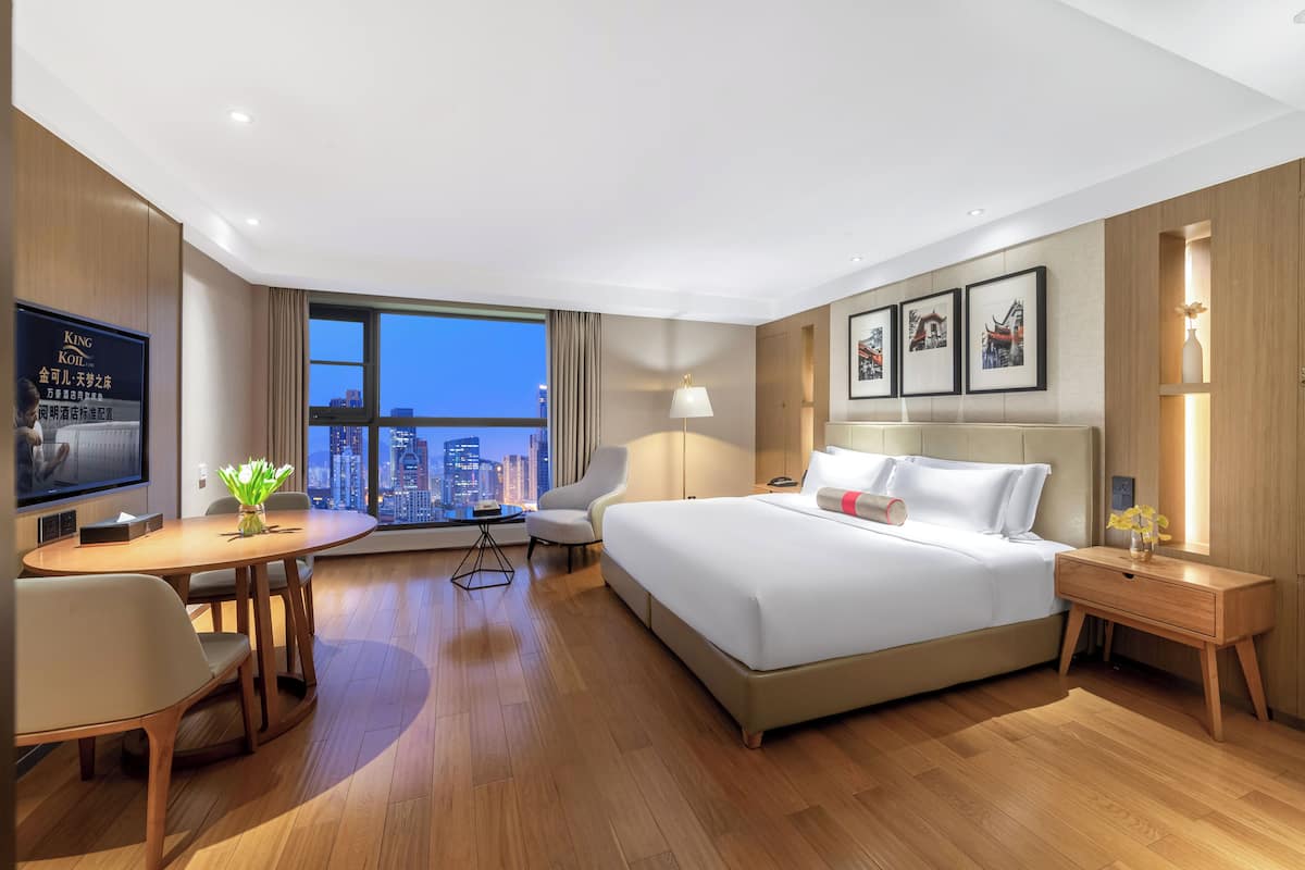 Quarto Superior, Vista para a cidade | Edredões de penas, camas de colchão viscoelástico