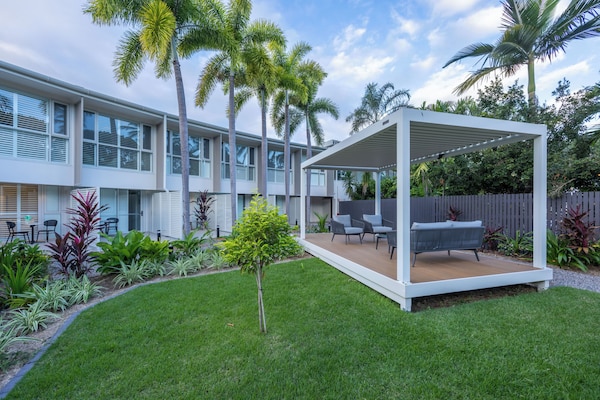 Picnic Bay Hotel - Magnetic Island