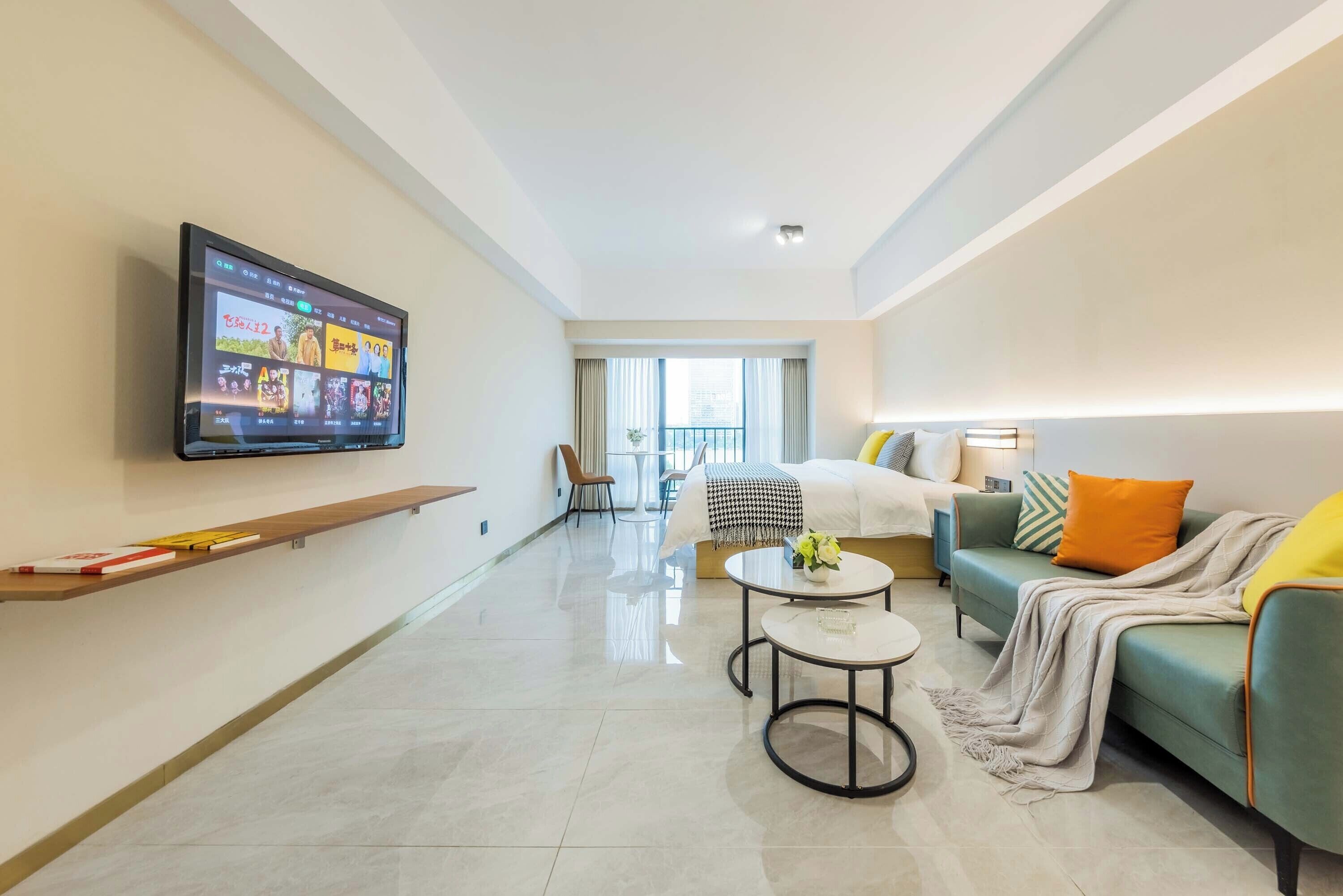 Quarto casal superluxo | Escrivaninha, cortinas blackout, quartos à prova de som